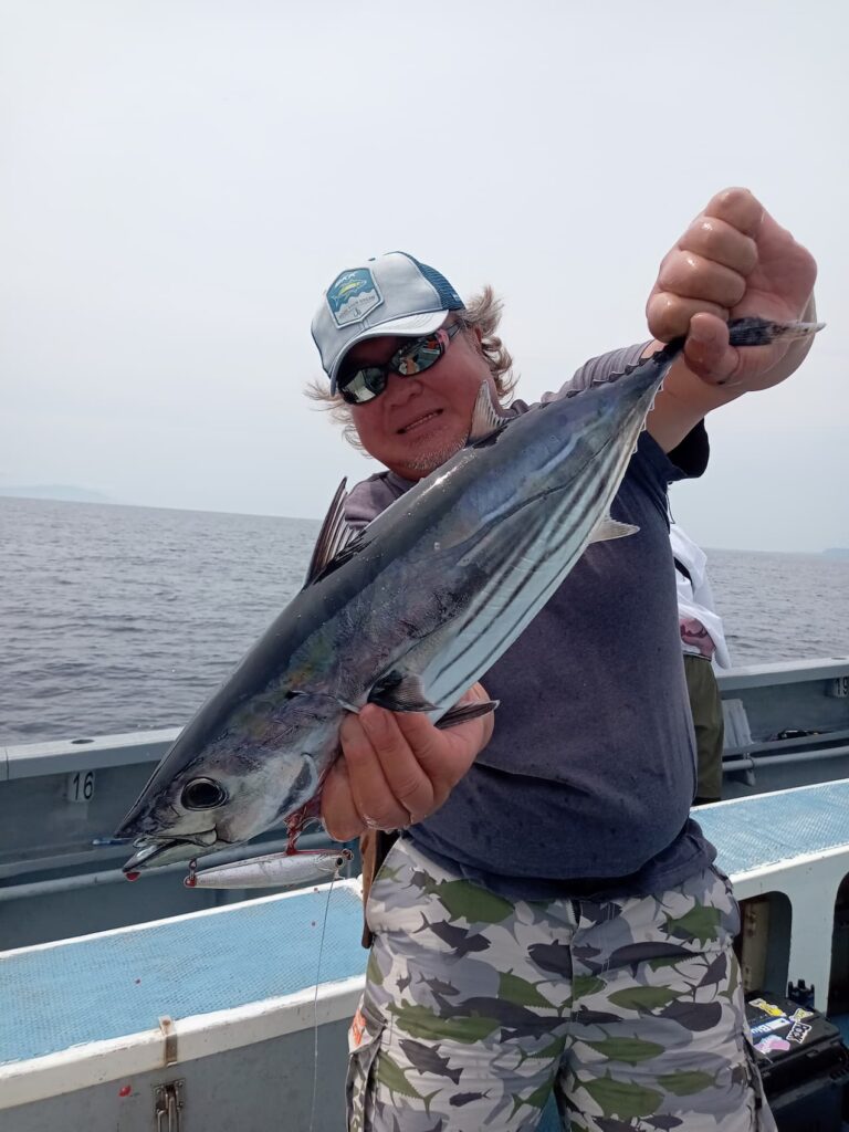 今期好調！カツオキャスティング上屋敷隆さんが解説！ タックル、釣り方、ファイト方法 | ANGLERS TIME